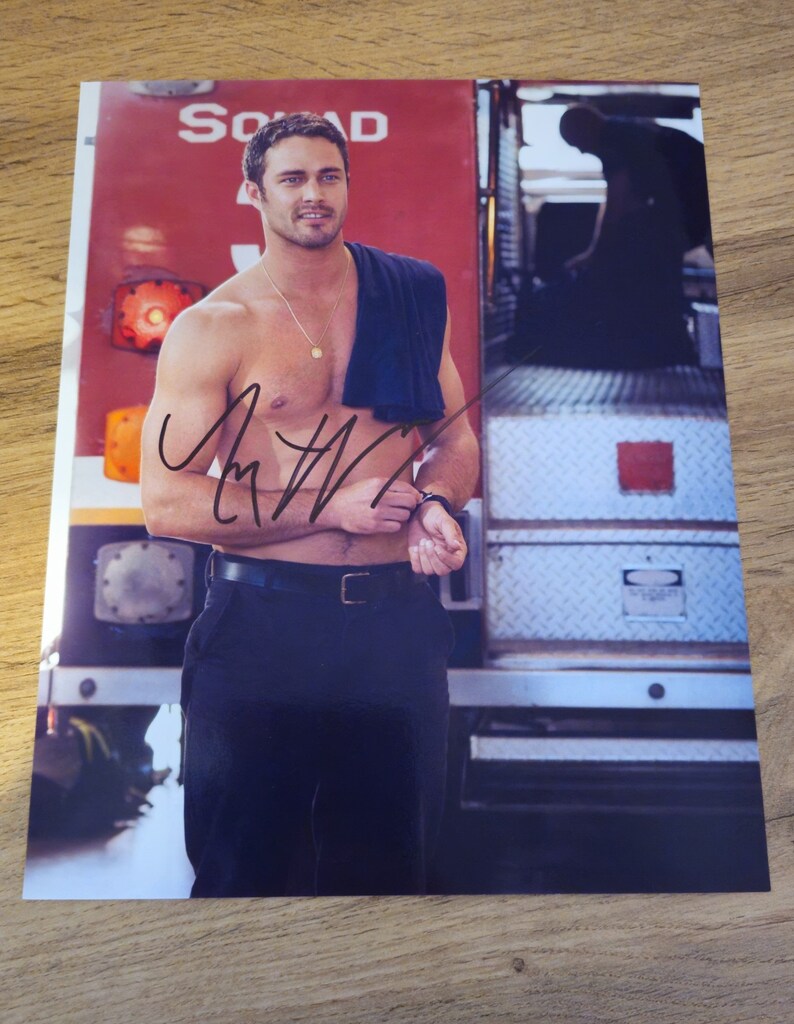 TAYLOR KINNEY 8 X10 20x25 Cm Autographed Hand Signed Photo - Etsy