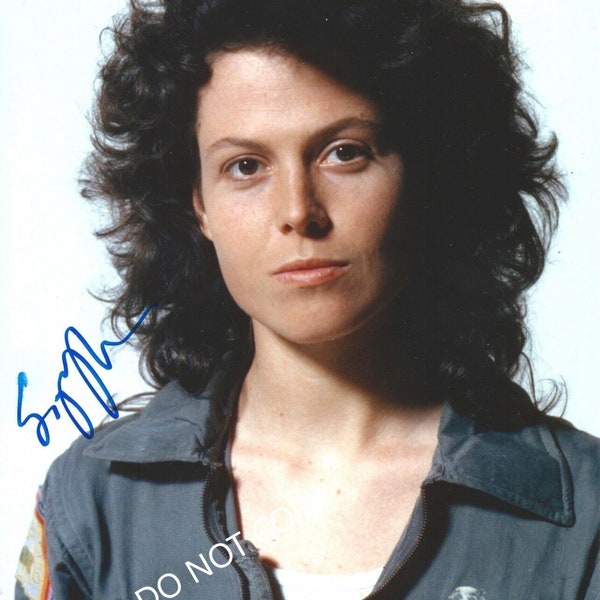 Sigourney Weaver Alien Signed - Etsy