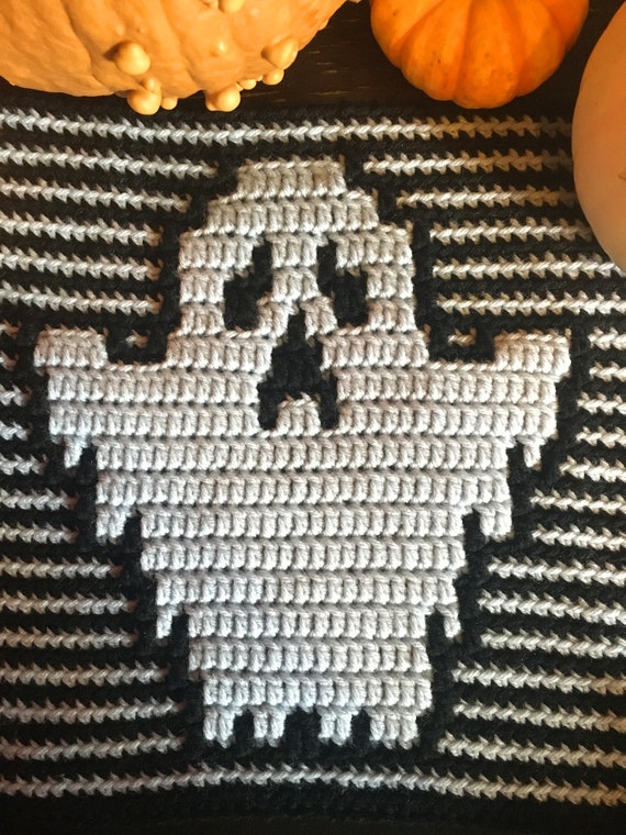 Sos Hallowe'en Spooky Ghost Mosaic Crochet Pattern | Etsy