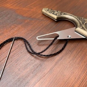 Clover Antique Needle Threader | Easily Thread Yarn, Pearl Cotton ...
