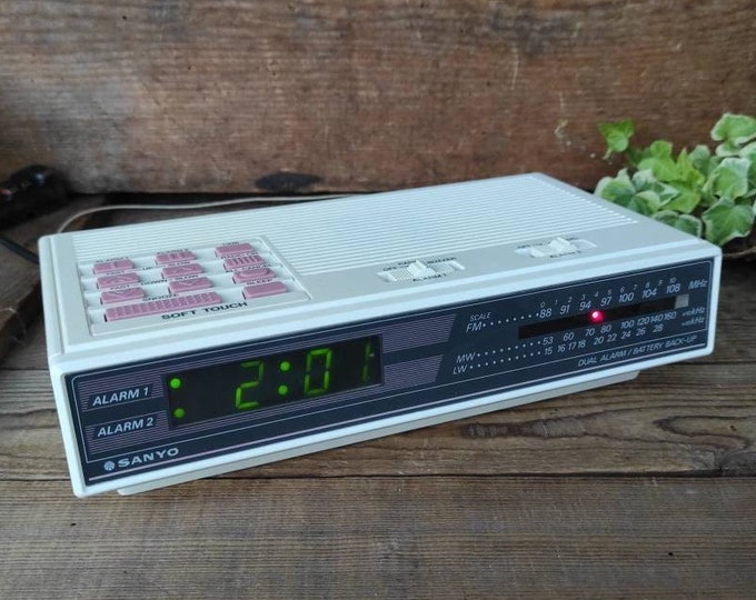 Vintage Sanyo RM 7400 Digital Alarm Clock 3 Band Radio - Etsy