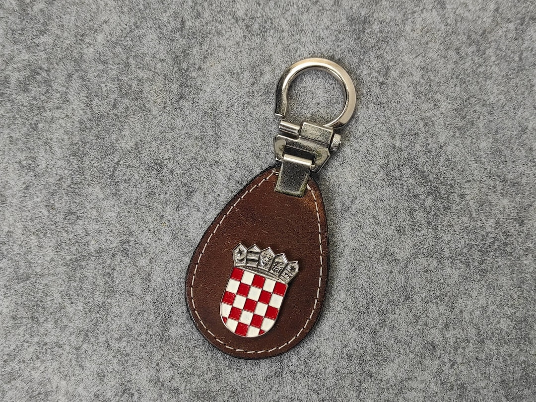 Vintage 90s Croatia Keychain - Coat of Arms on a Leather Pad - Etsy