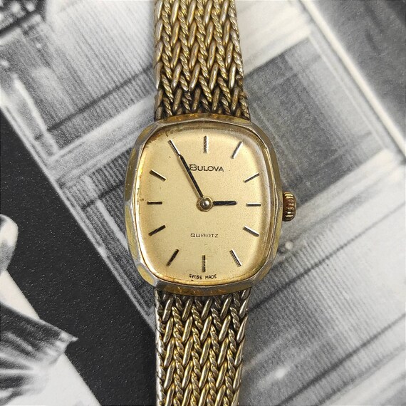 Vintage Bulova Quartz Swiss made ladies watch - Gem