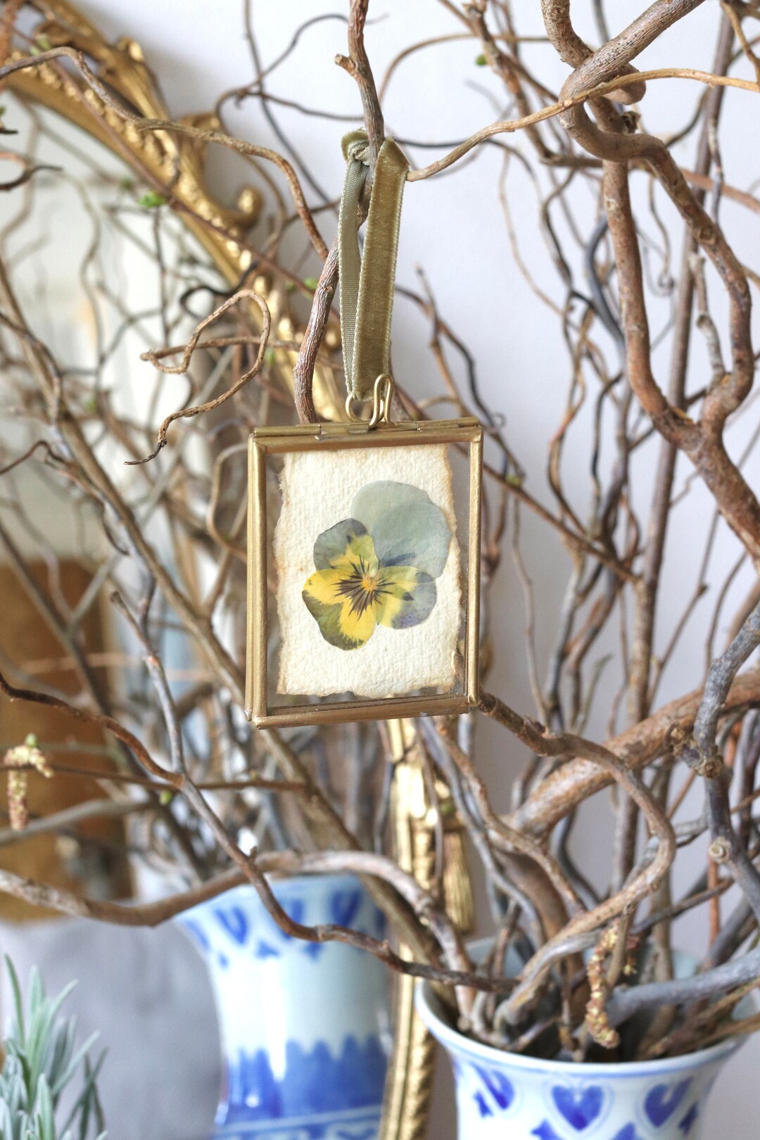 Viola Pressed Flower Brass Hanging Frame - Etsy