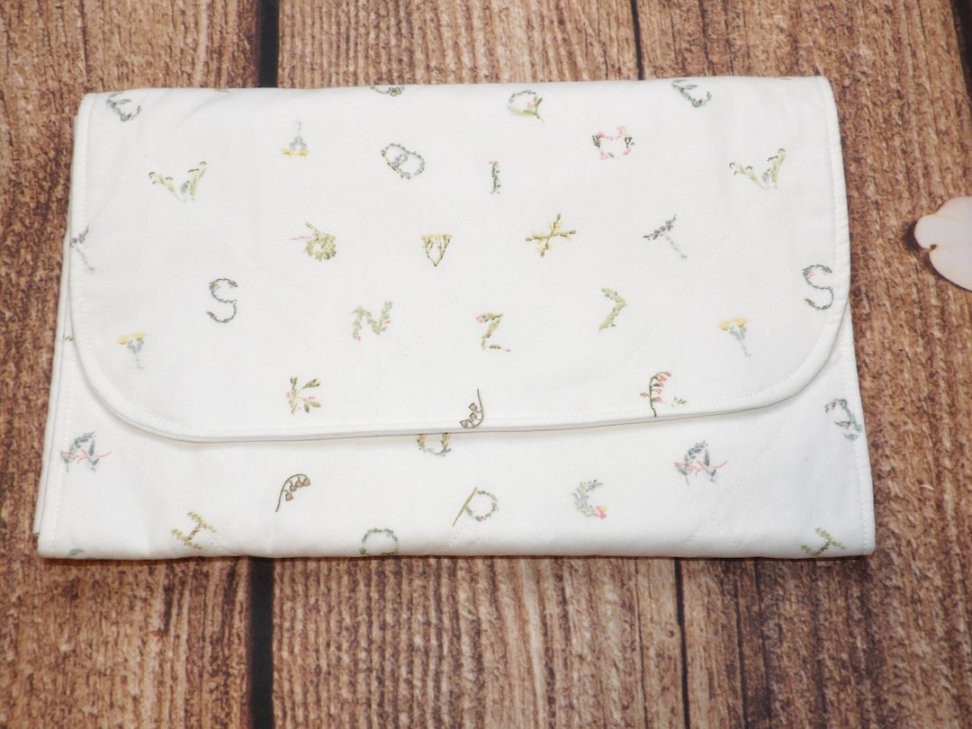 Diaper Clutch With Changing Pad, Diaper and Wipes Pockets/portable ...