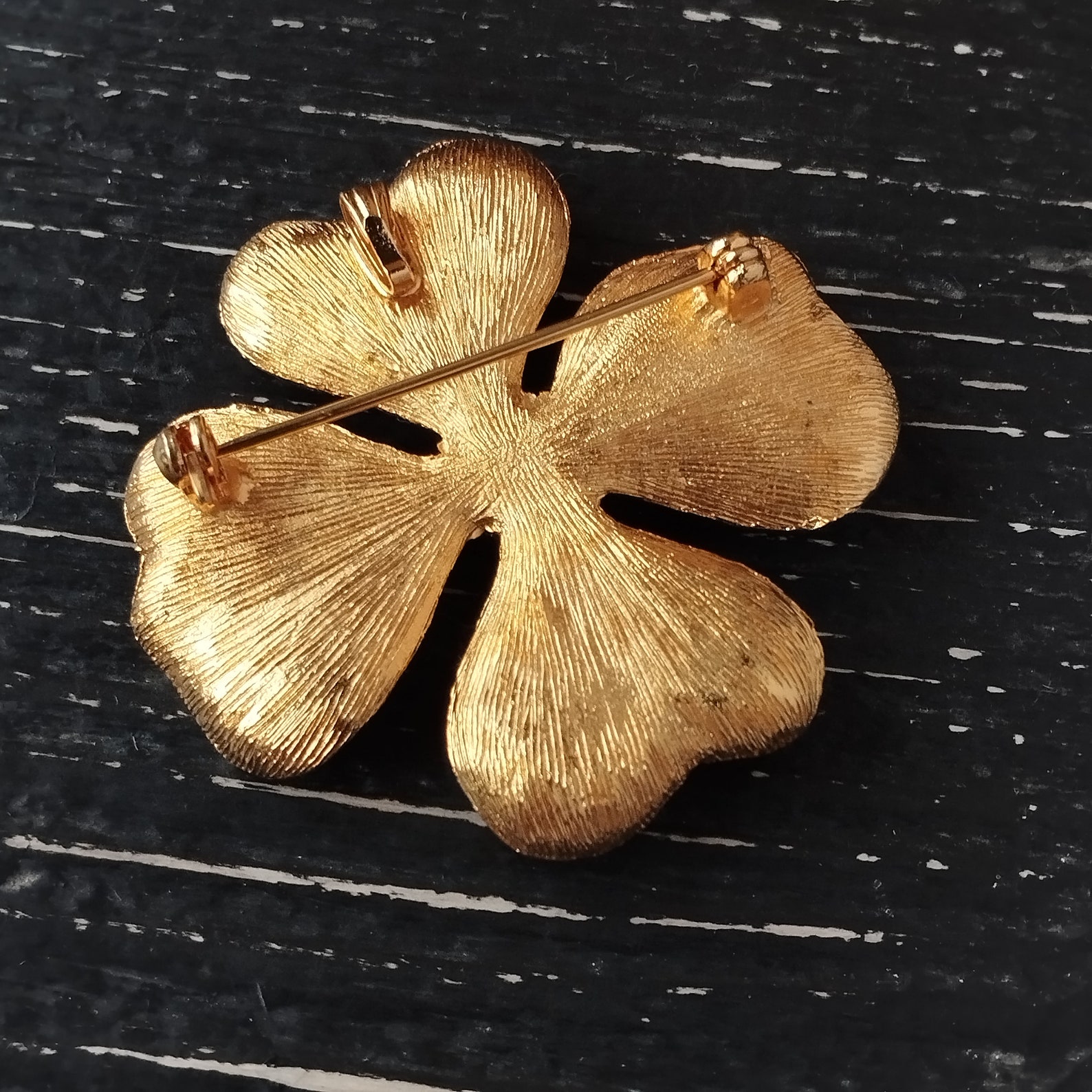 Vintage Gold Tone Textured Flower Brooch Pendant. Floral Brooch Pendant ...