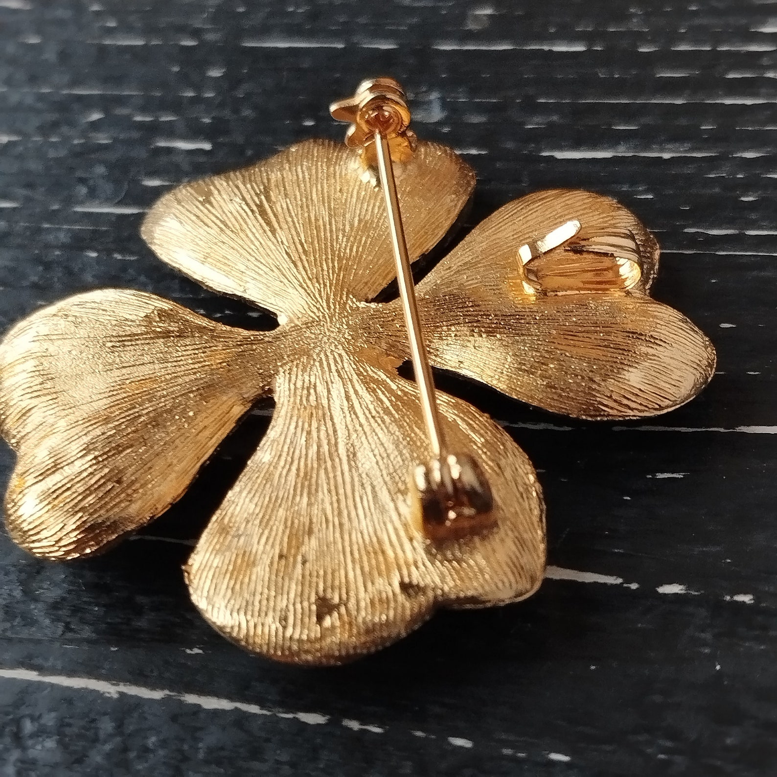 Vintage Gold Tone Textured Flower Brooch Pendant. Floral Brooch Pendant ...