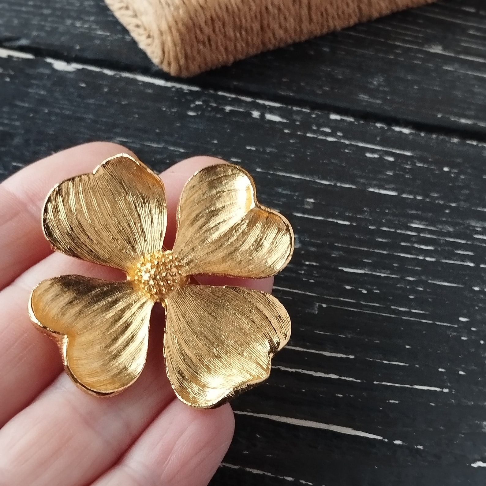 Vintage Gold Tone Textured Flower Brooch Pendant. Floral Brooch Pendant ...