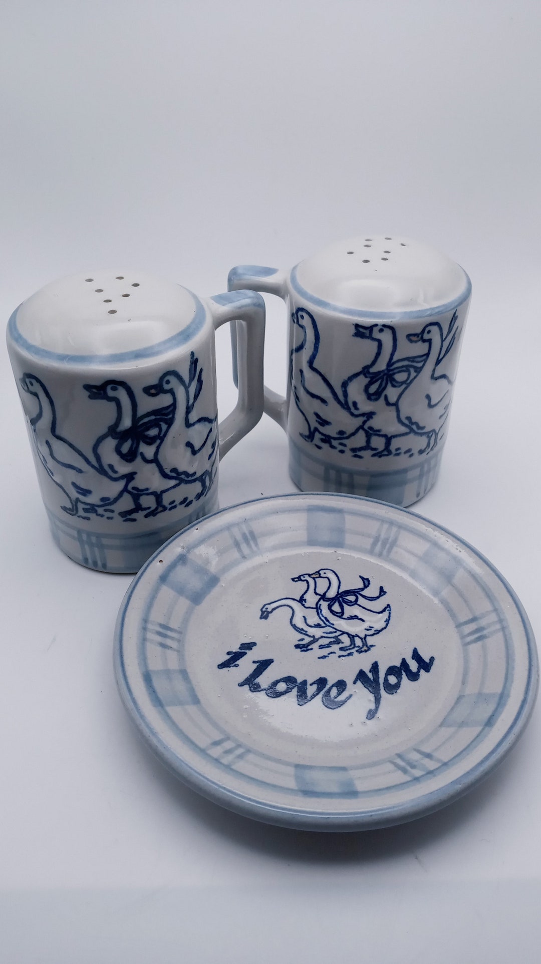 Gaggle of Geese, Blue and White on Light Gray Salt and Pepper Shakers ...