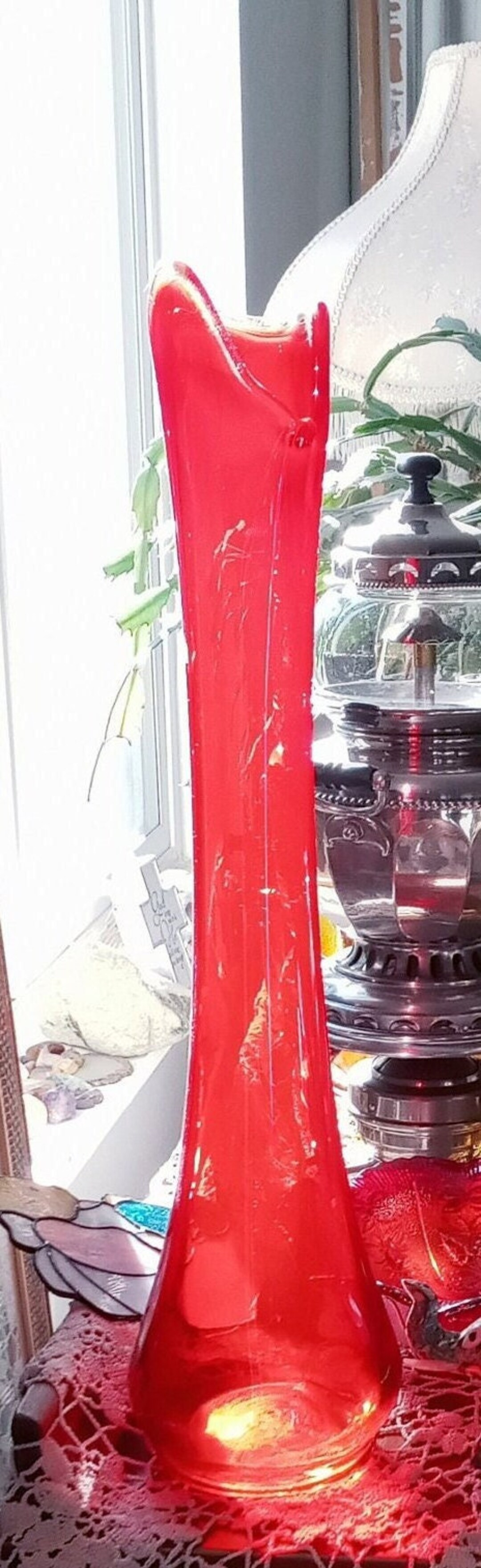Epic LE Smith Swung Glass, Floor Vase, Scarlet Red Smoothie With Yellow ...