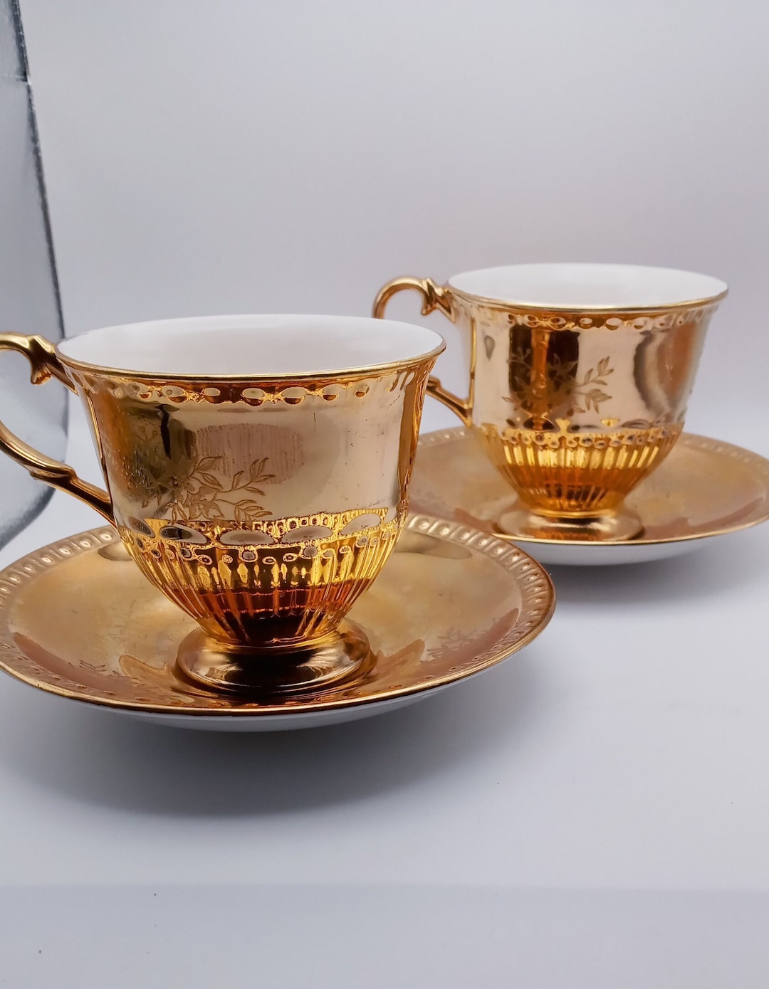 Crown Devon Fieldings, Gold Cups and Saucers, Victoriana Pattern ...