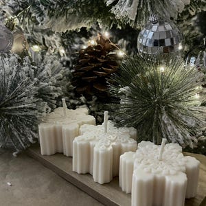 SNOWFLAKE CANDLE Small Winter Holiday Candle, Christmas Candle ...