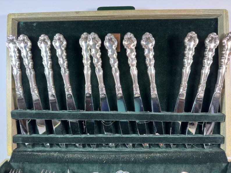79 Pc Set Oneida Modern Baroque Silverplate Flatware W/chest - Etsy