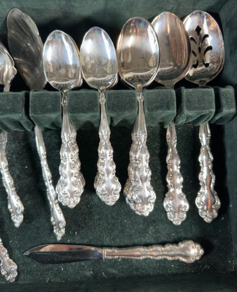 79 Pc Set Oneida Modern Baroque Silverplate Flatware W/chest - Etsy