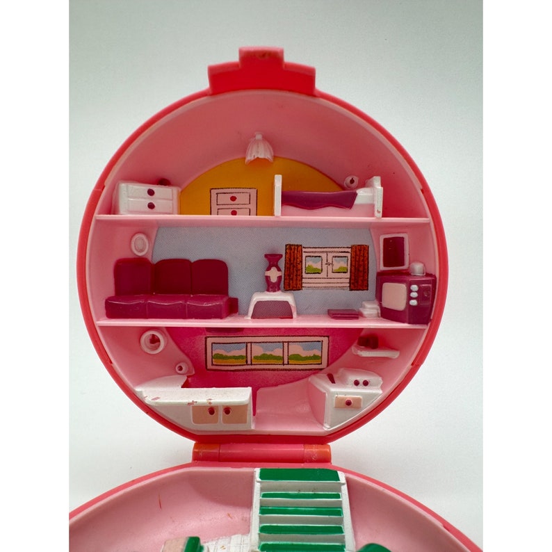 Vintage Bluebird 1989 Polly Pocket Buttons' Animal Hospital Compact ...