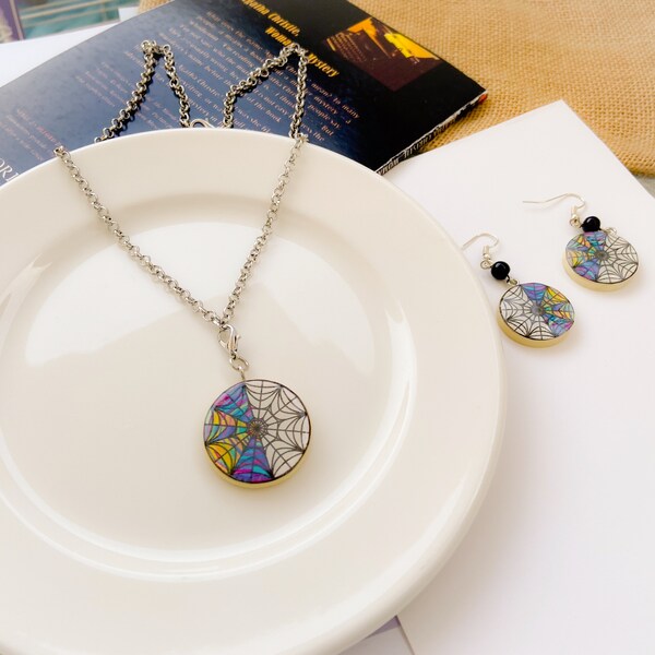 Wednesday Necklace - Etsy