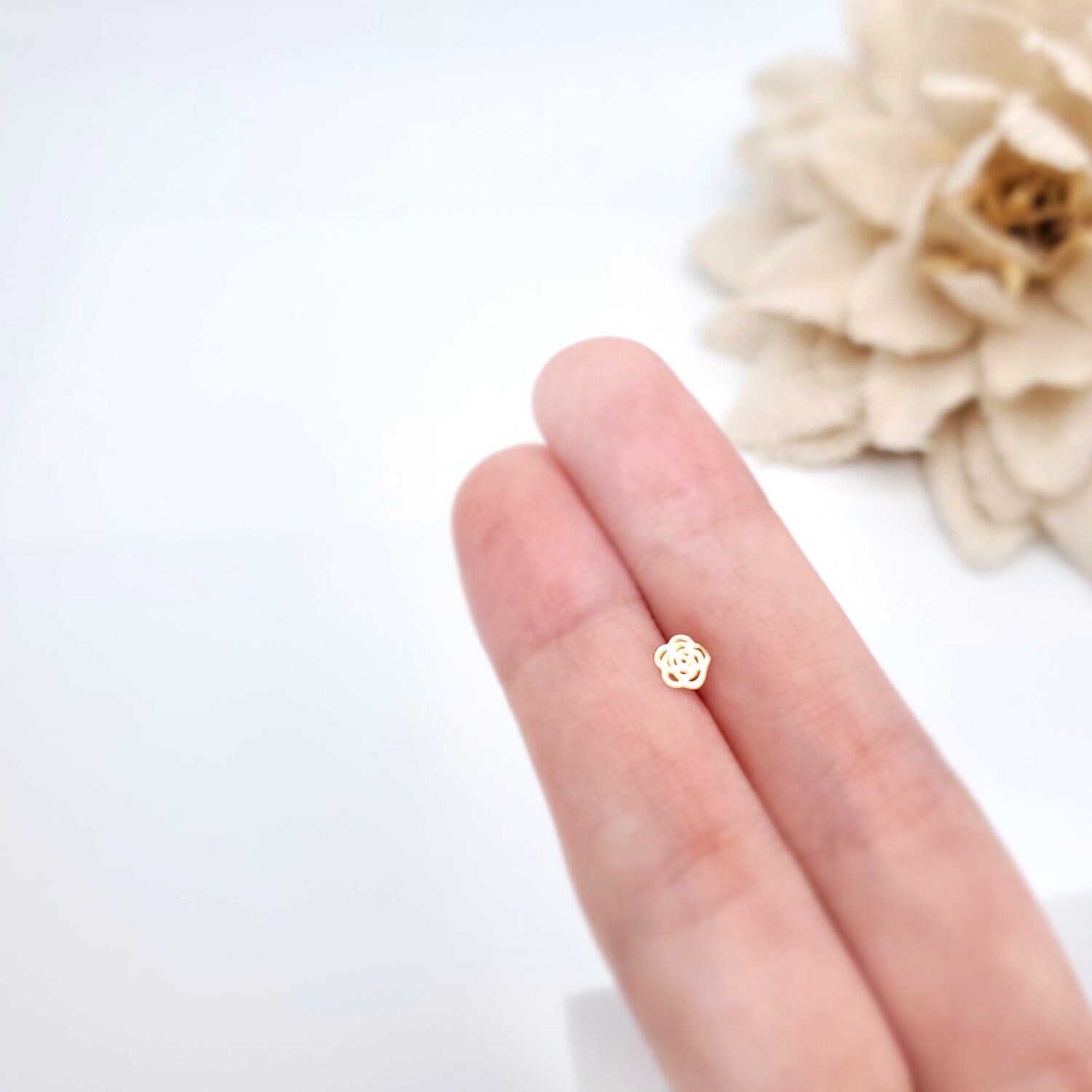 14K Solid Gold Small Flower Stud Earring Piercing Earring - Etsy