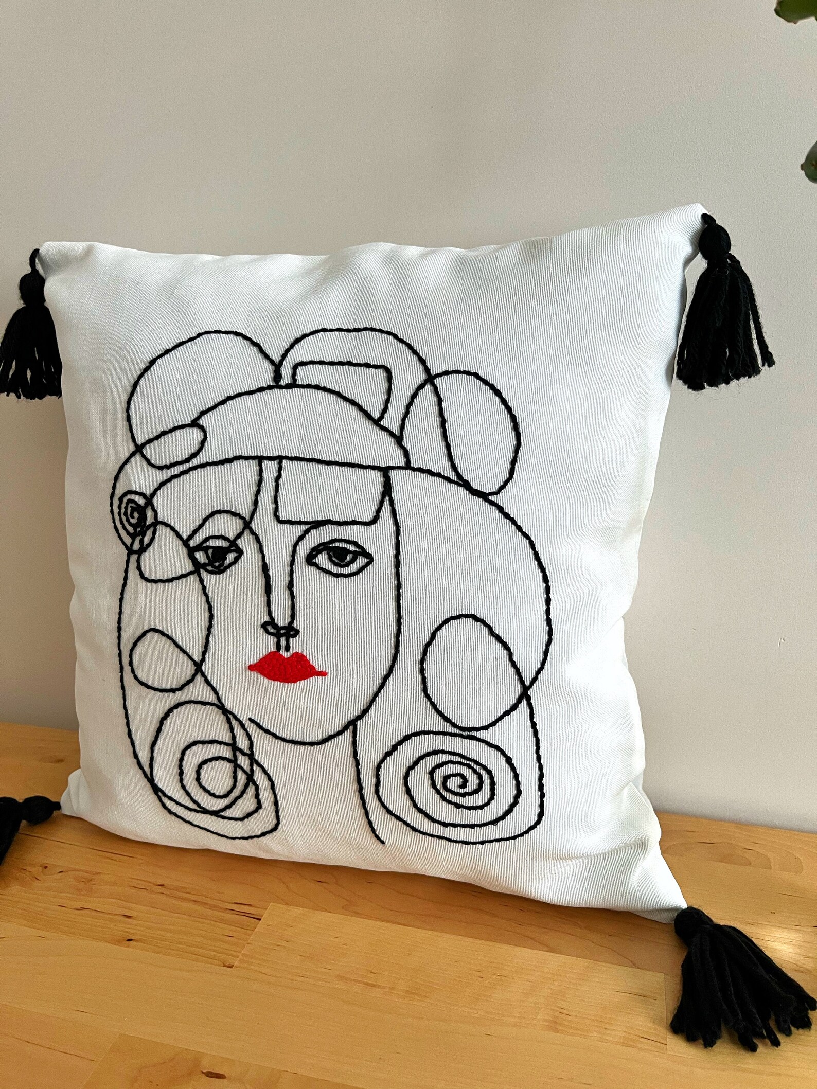 Picasso Art Punch Pillowfemale Line Art Face Handmade Punch Needle ...