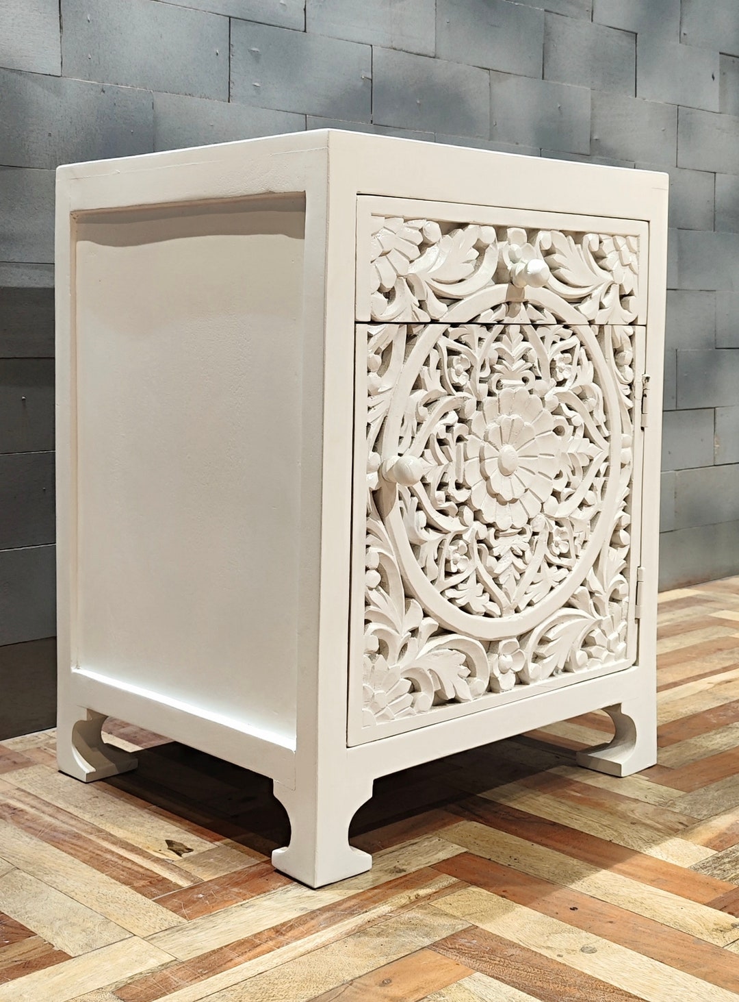 Wooden Hand Carved Bed Side Decorative Night Stand, Hand Carved Side ...