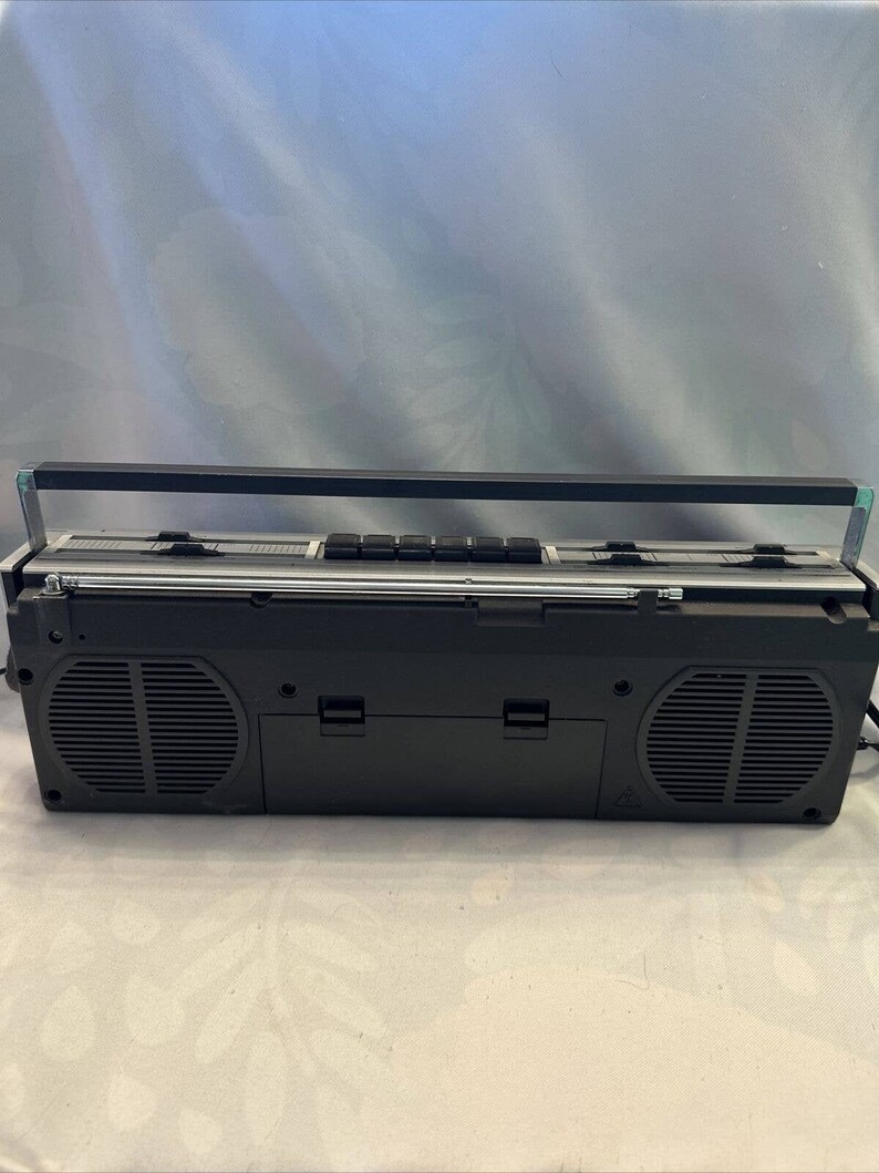 Vintage Realistic Boombox Model 14-788 Radio Stereo Cassette - Etsy
