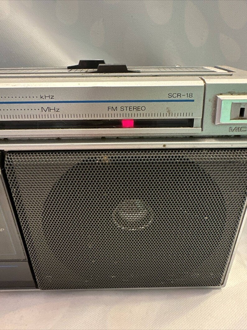 Vintage Realistic Boombox Model 14-788 Radio Stereo Cassette - Etsy