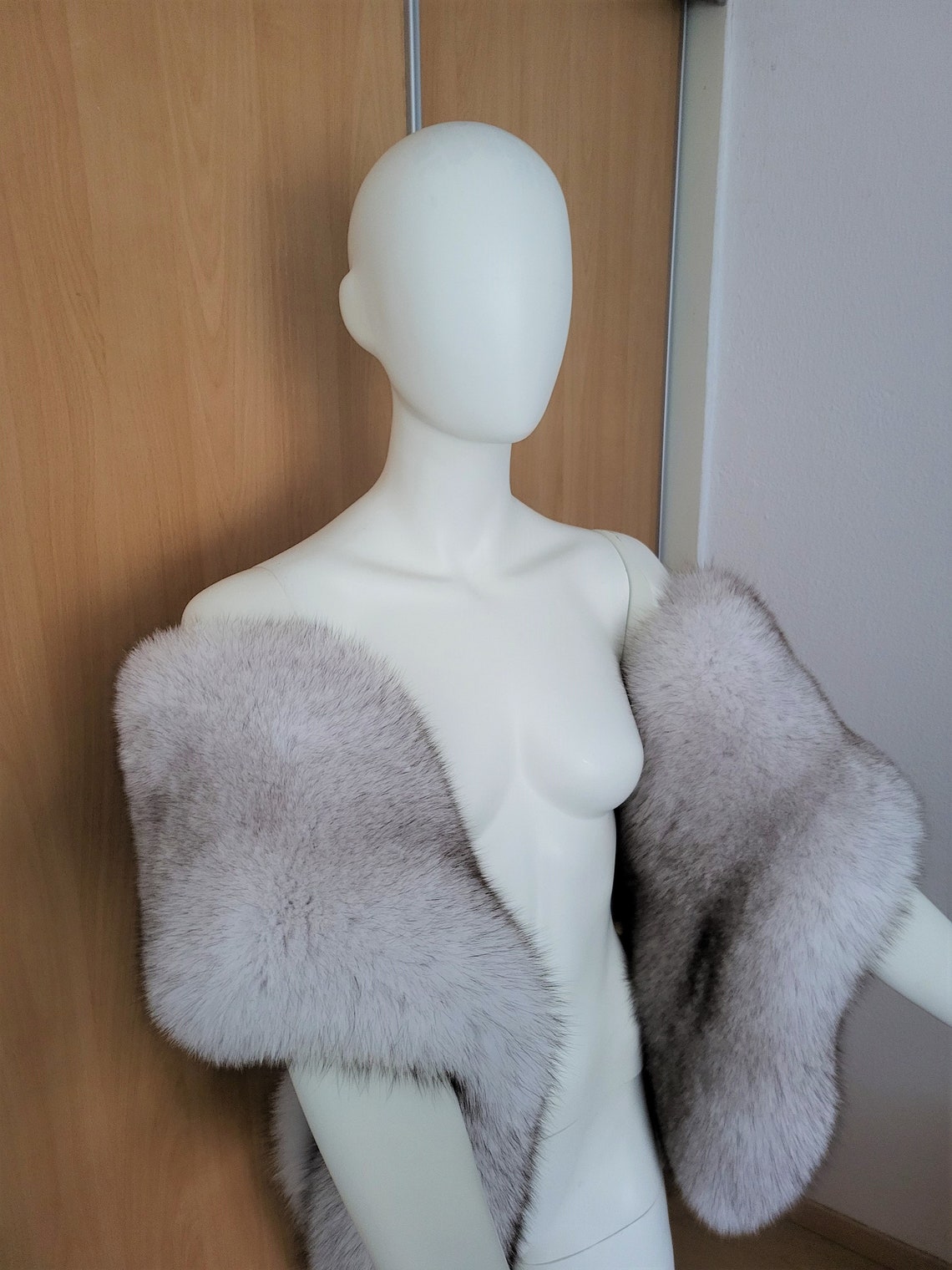 SAGA Blue Fox Fur Wrap/stole/scarf - Etsy