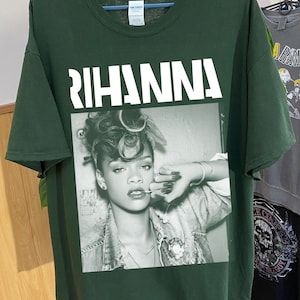 Rihanna T-shirt ,rihanna Badgal T-shirt T Shirt, Vintage 90's Hip Hop ...