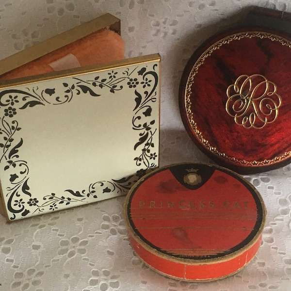 Antique Dresser With Round Mirror - Etsy