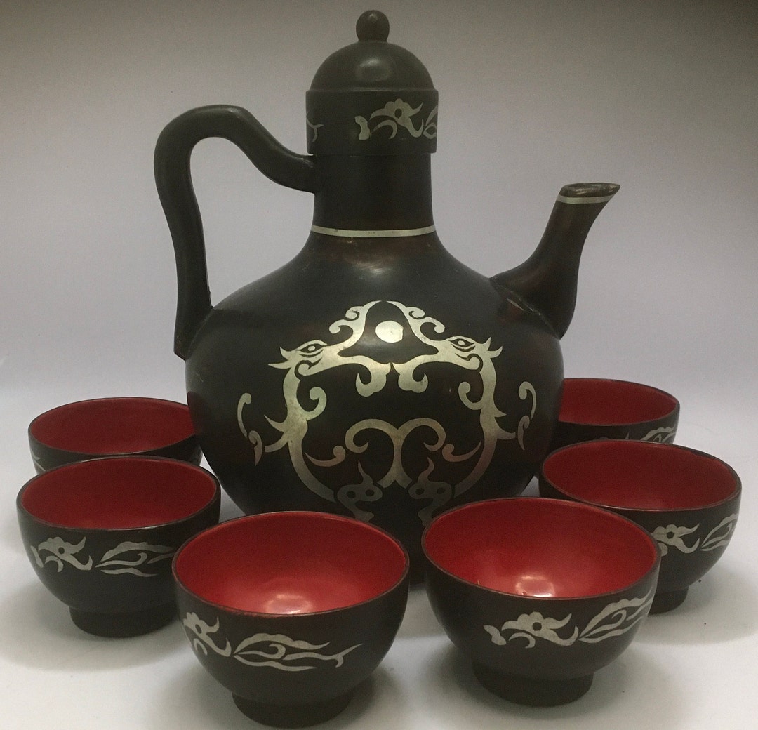 Beautiful Wooden Sake Decanter Teapot and 6 Red and Black Bowls Sake ...