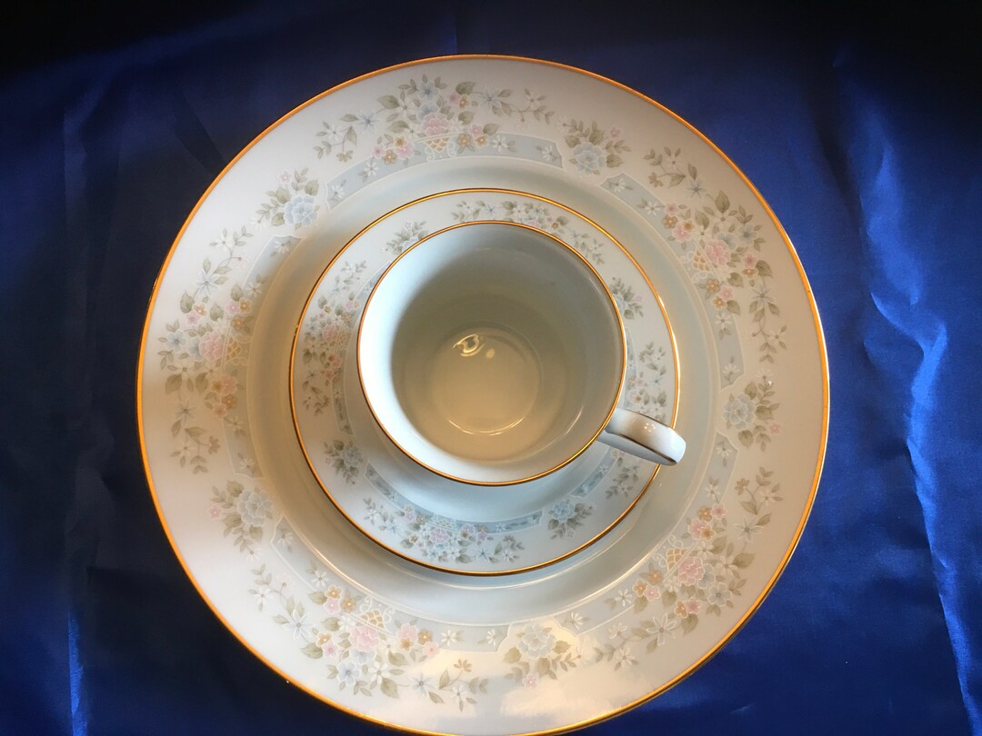 Lenox Daisy Basket Porcelain Dinnerware Set: Gold Trim Elegant ...