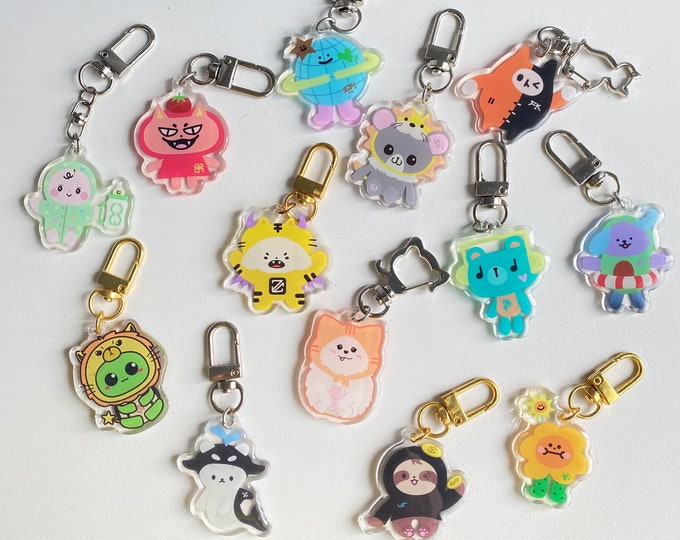 Manhwa Keychains - Etsy