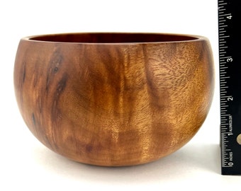Nature-inspired Camphor Laurel Bowl: Exquisite Woodwork, Highlighting ...