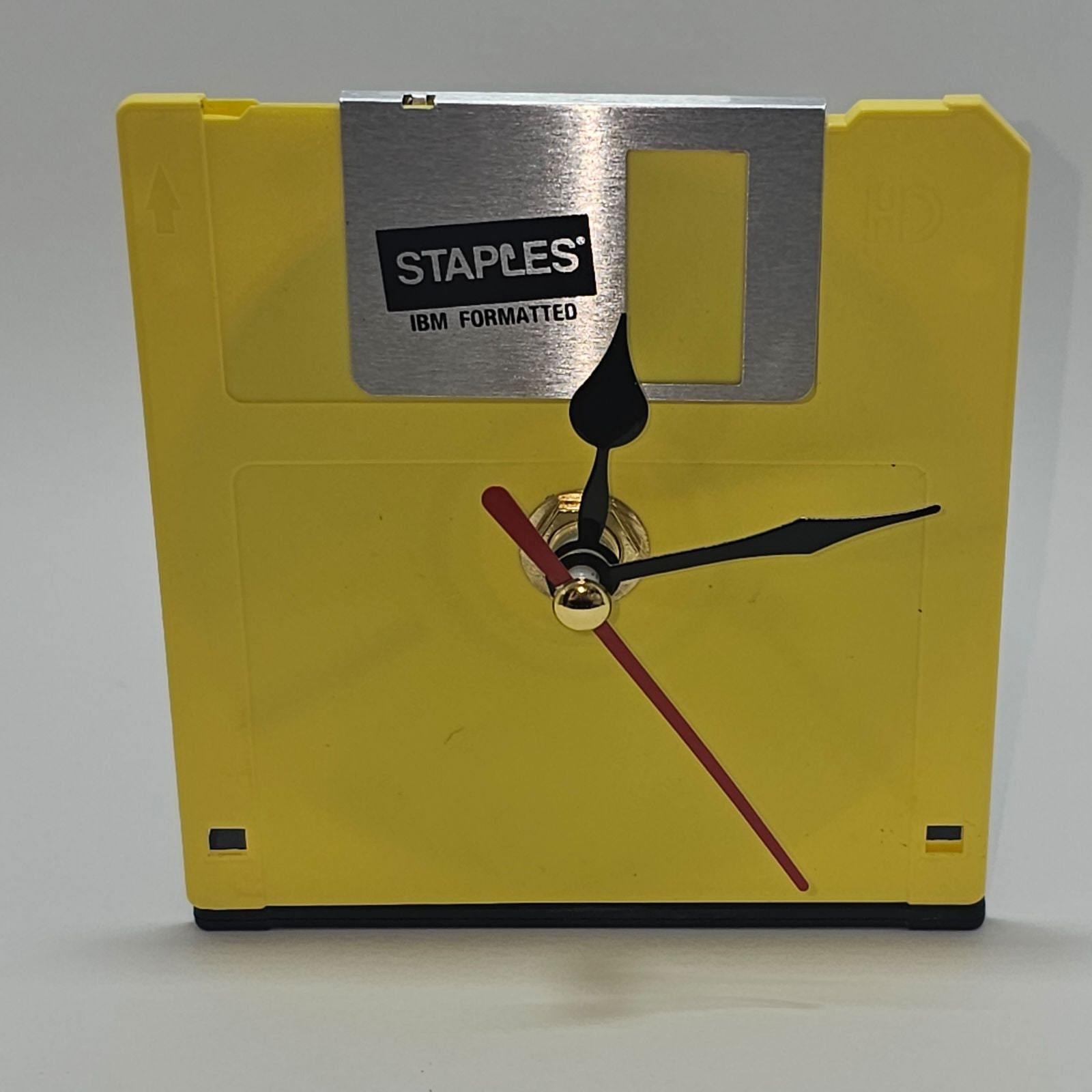 Minimalistic Retro Floppy Disc Desk Clock - Etsy