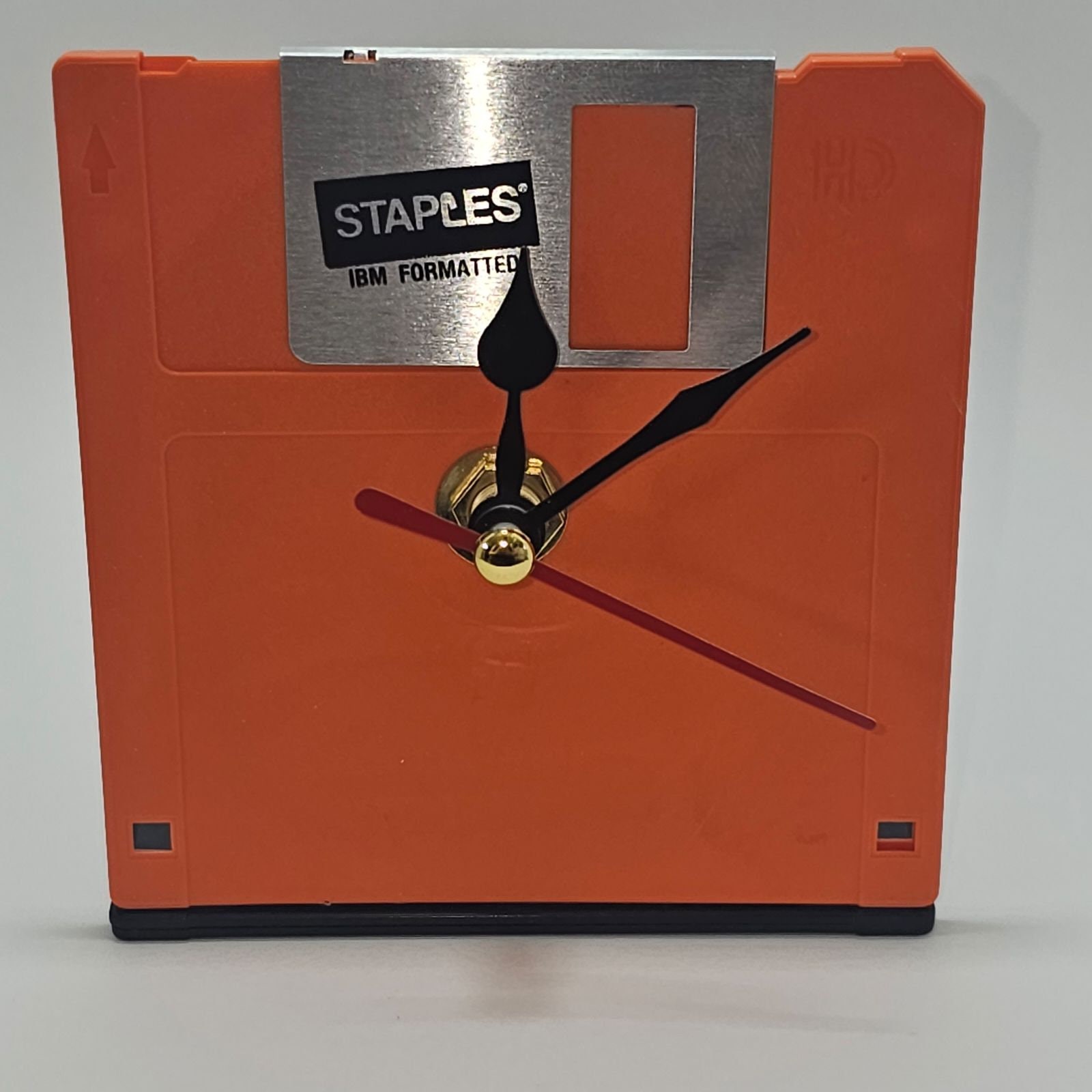 Minimalistic Retro Floppy Disc Desk Clock - Etsy