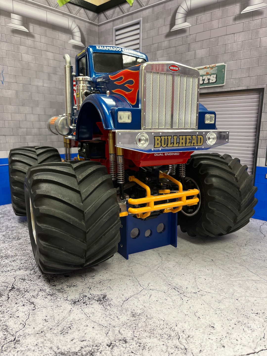 Tamiya Clod Buster & Tamiya TXT-1 Axle Stands. Super Clod Buster Axle ...