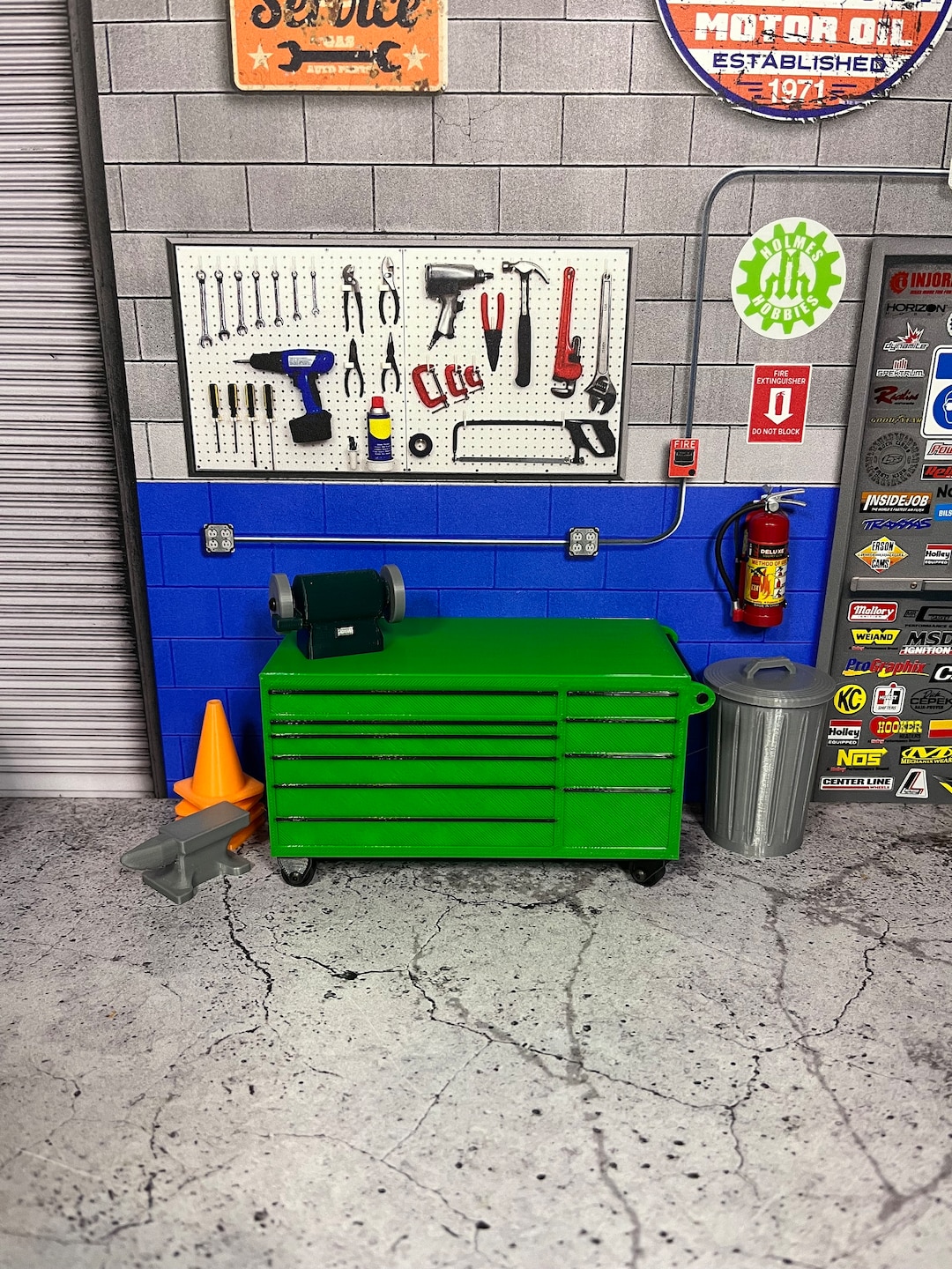 Scale Garage Tool Box 1/10 Tool Box Diorama and Trash Can - Etsy