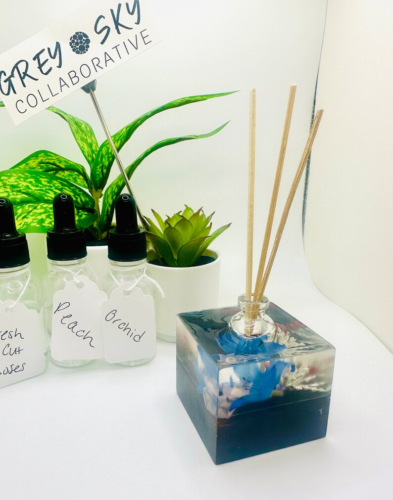 Immersed Flowerbed Mini Scented Oil Diffuser | Epoxy Resin Reed ...