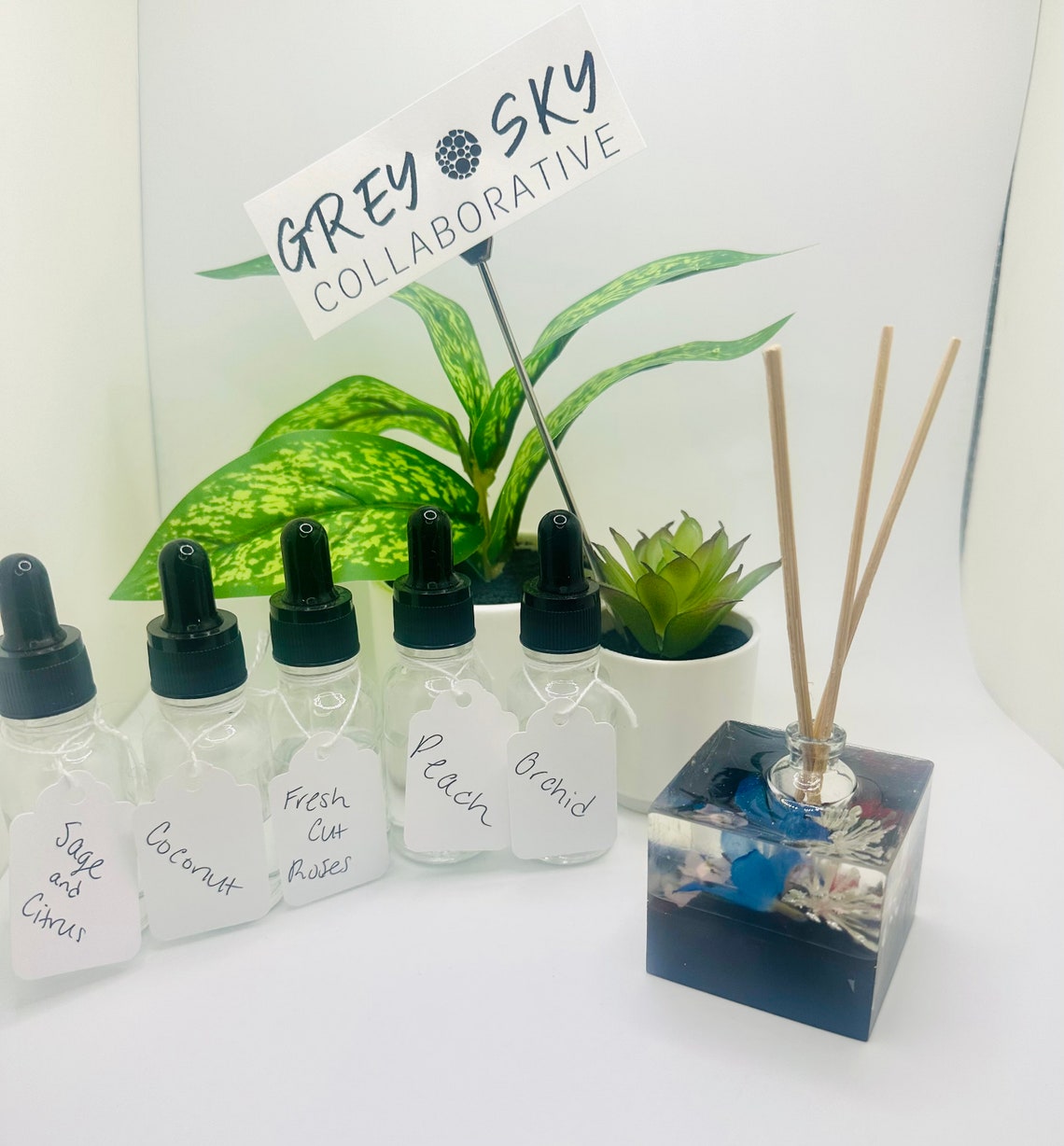 Immersed Flowerbed Mini Scented Oil Diffuser | Epoxy Resin Reed ...