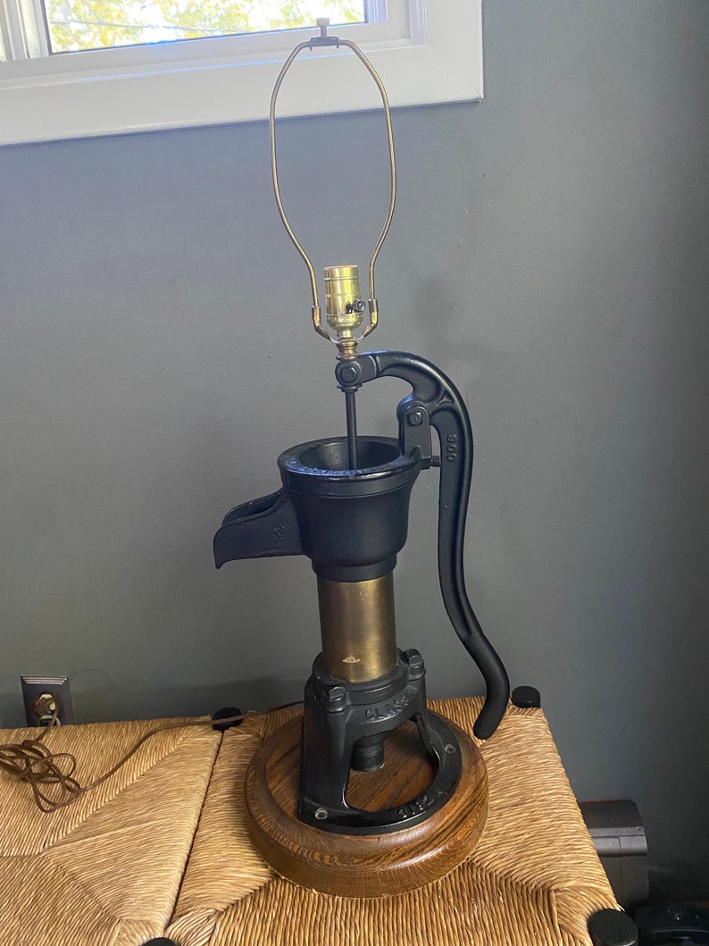 Vintage Repurposed Cast Iron Hand Water Pump Table Lamp - Etsy