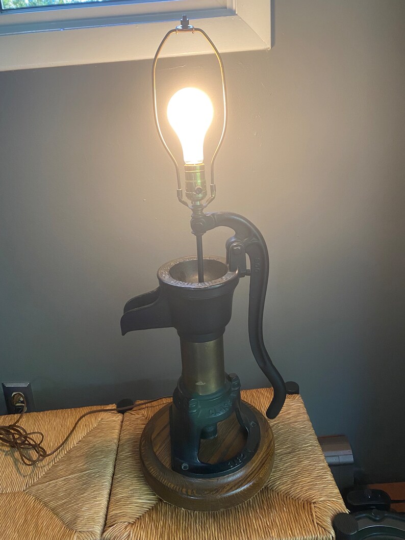 Vintage Repurposed Cast Iron Hand Water Pump Table Lamp - Etsy