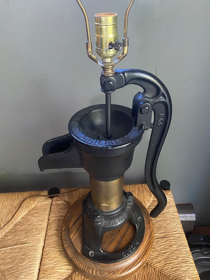 Vintage Repurposed Cast Iron Hand Water Pump Table Lamp - Etsy