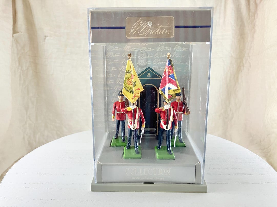 Vintage 1989 West Britain 5-piece Middlesex Regiment Color Guard ...