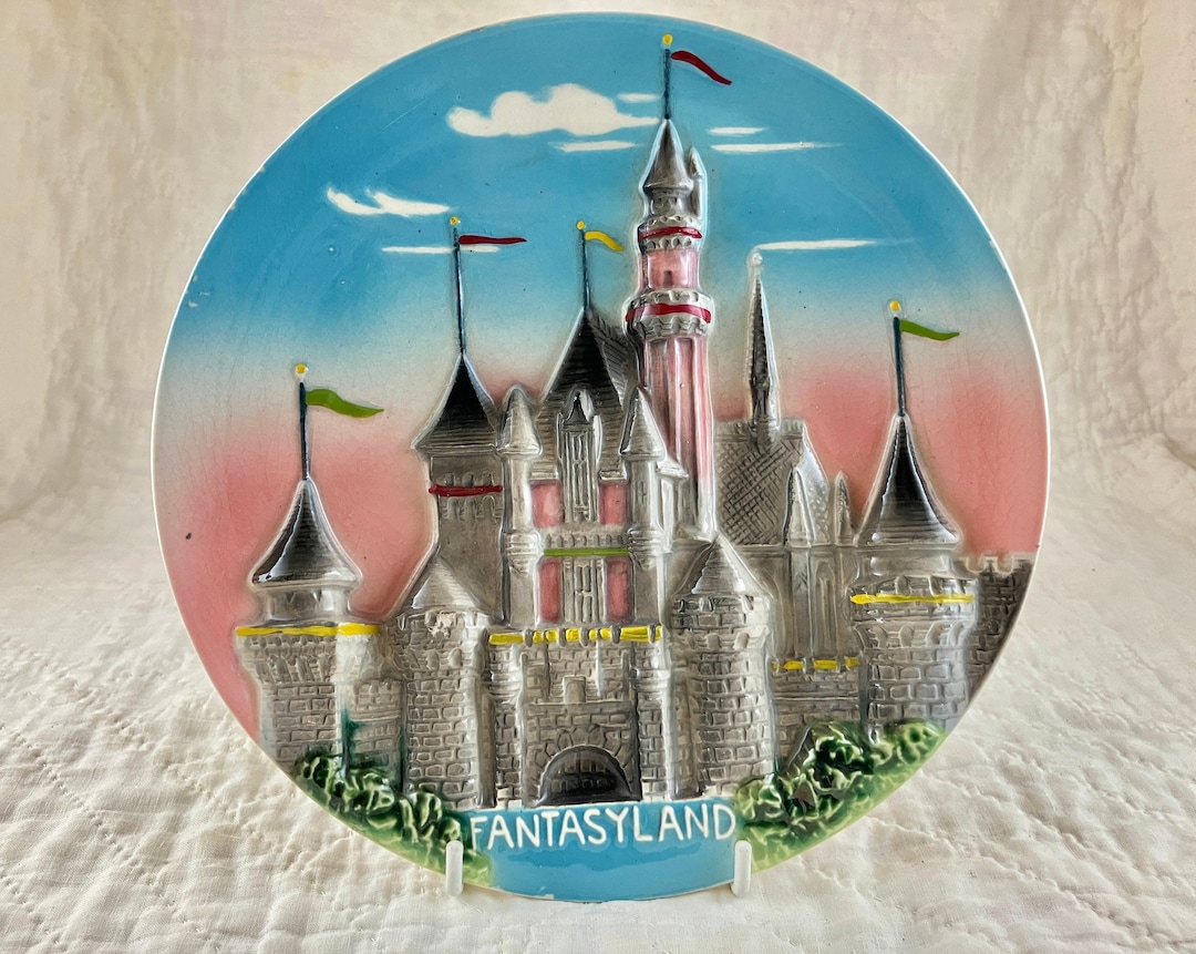 Vintage 1950's Disneyland Plate Featuring Sleeping Beauty's Castle in ...