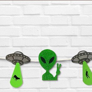 Alien Invasion Party Decor, Alien Invasion Cupcake Toppers 12, Confetti ...