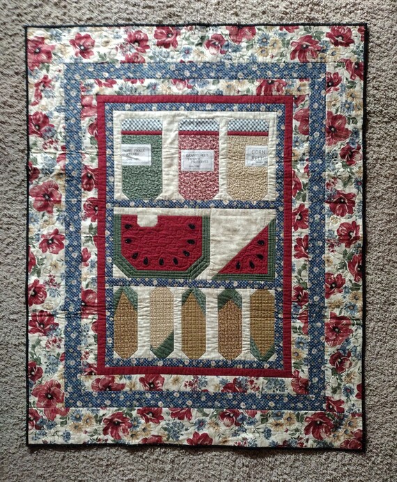 Quilted Wall Hanging / Table Topper / Throw by Thimbleberries - Etsy