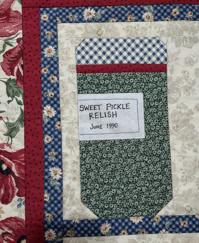 Quilted Wall Hanging / Table Topper / Throw by Thimbleberries Garden ...