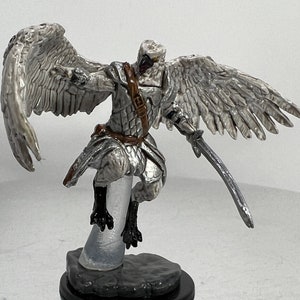 Aarokocra Paladin Cleric Fighter Painted Miniature Dungeons Dragons D&D ...