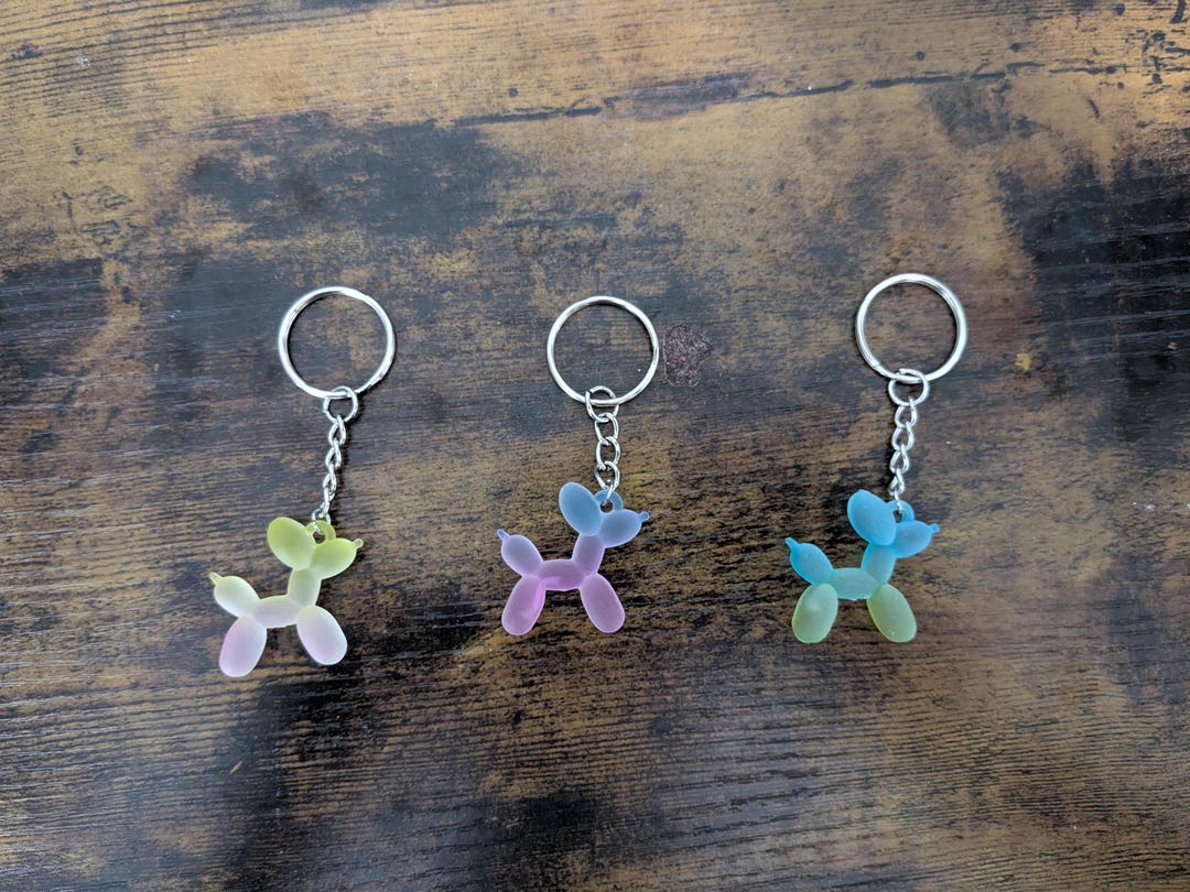 Two-tone Balloon Dog Keychain | Resin Fey Fob | Animal Figurine ...