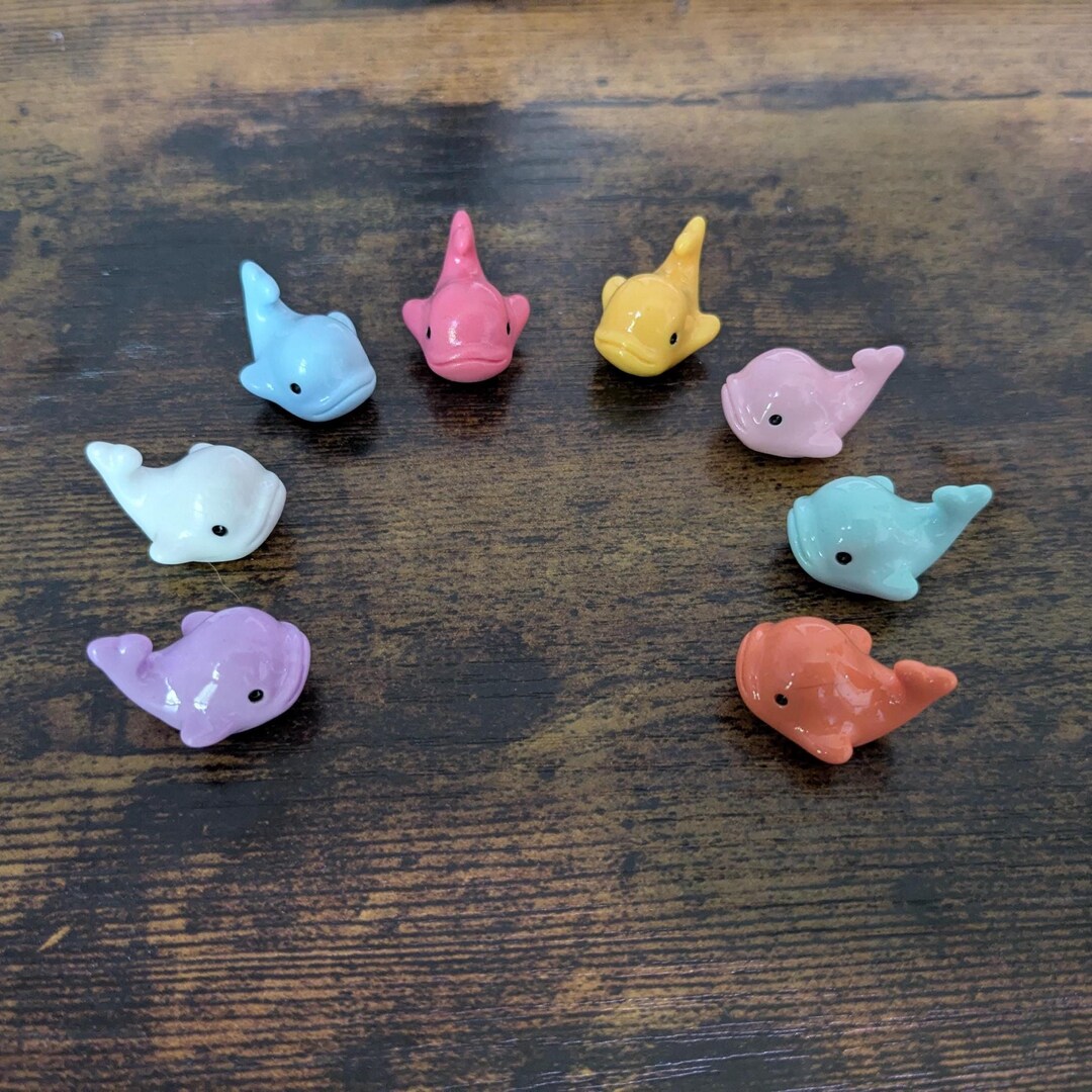 Mini Magnets - Colorful Whales | Set of 8 | Ocean Beach Animal Magnets ...