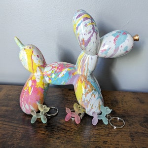 Two-tone Balloon Dog Keychain | Resin Fey Fob | Animal Figurine ...
